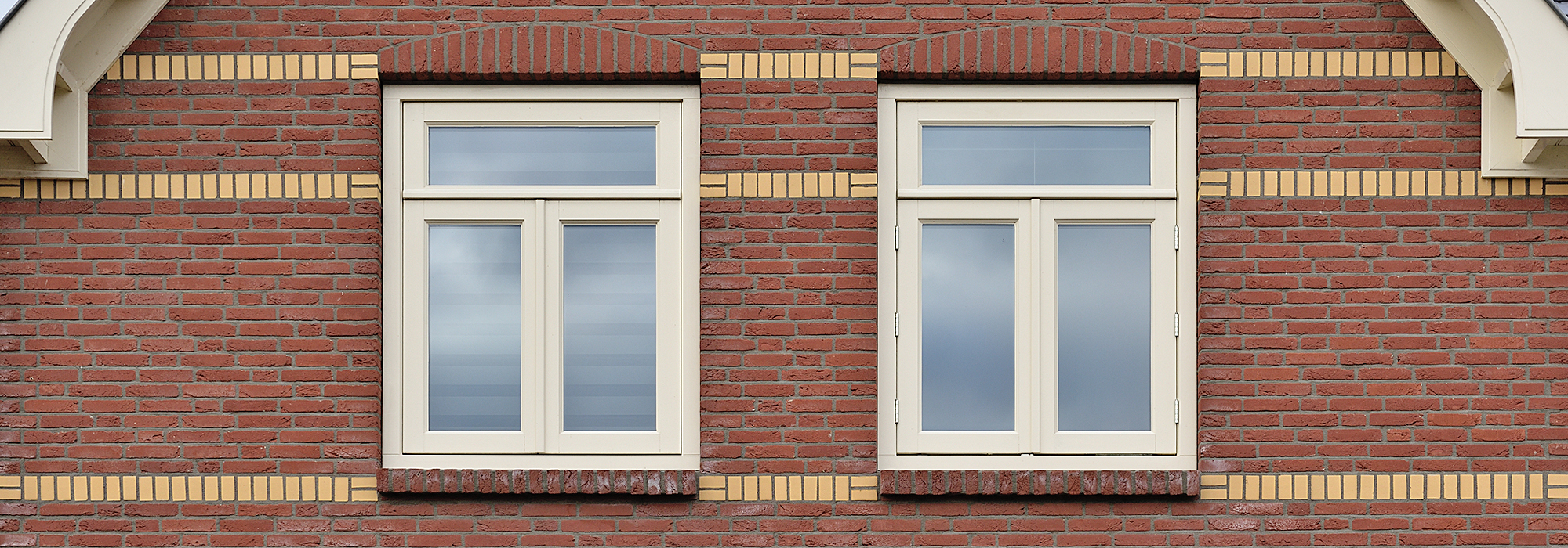 hardhouten ramen op maat gemaakt inclusief HR++ glas